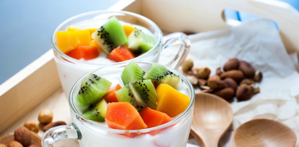 Combine food with yogurt for a satisfying snack - Yogurt in Nutrition